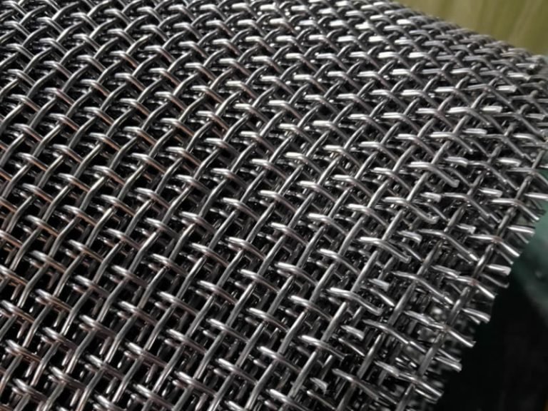 Crimped Mesh: Black Steel, Intermediate-Crimp